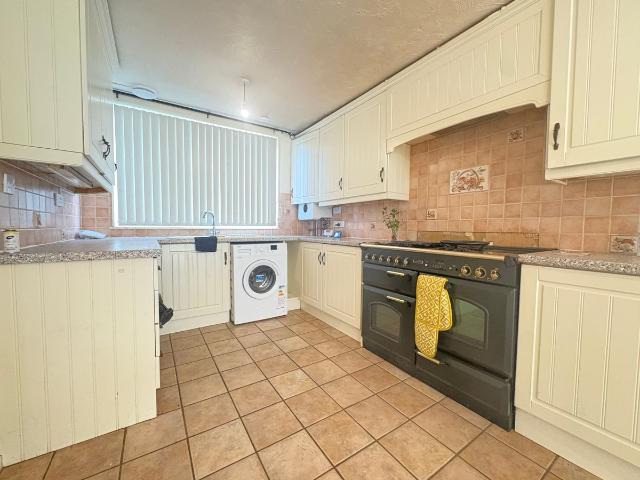 Ellindon, Bretton, Peterborough PE3, 3 bed terraced house to rent, £1,250 pcm | PrimeLocation