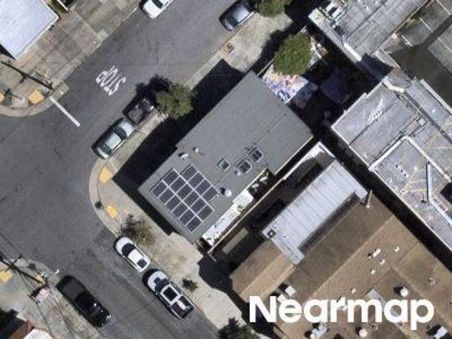 Ellington Ave