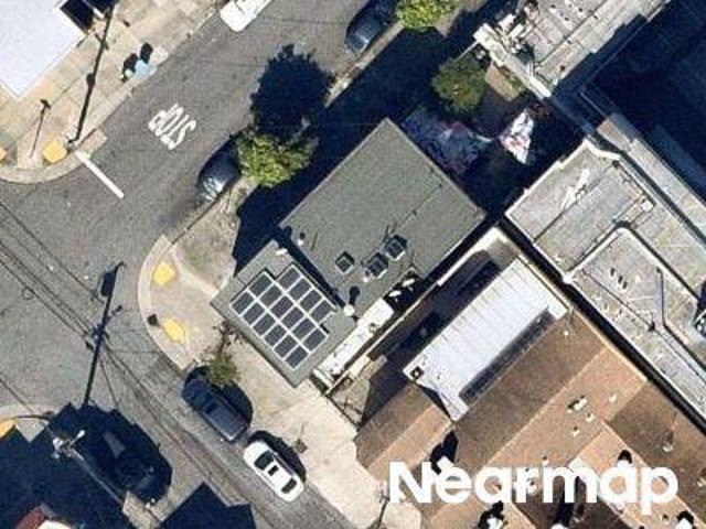 Ellington Ave