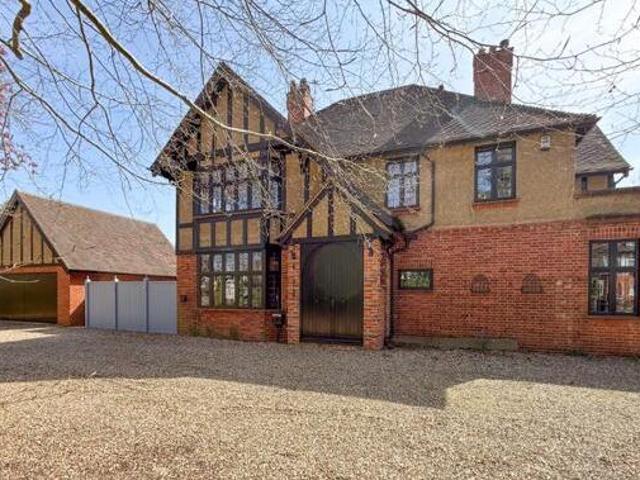 Ellington Road, Taplow, 4 Bedroom Detached