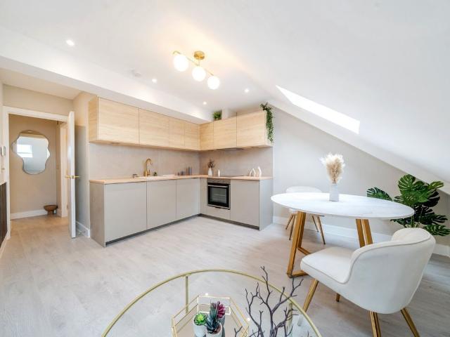 Ellingham Road, Shepherd's Bush, London W12, 1 bed flat to rent, £1,975 pcm | PrimeLocation