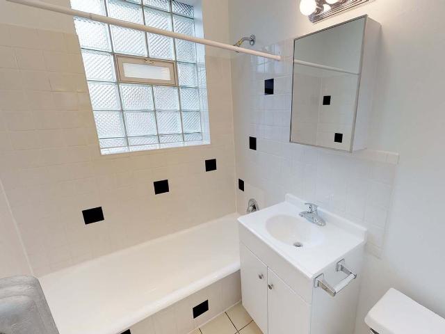 Ellis Court 1 Bedroom Apartment for Rent at 5301 S Ellis Ave, Chicago, IL 60615 Hyde Park
