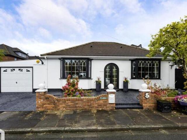 Ellis Crescent, Worsley, 3 Bedroom Bungalow