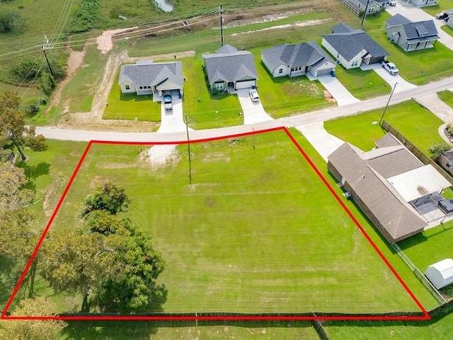 Ellis Ln, West Columbia, TX 77486