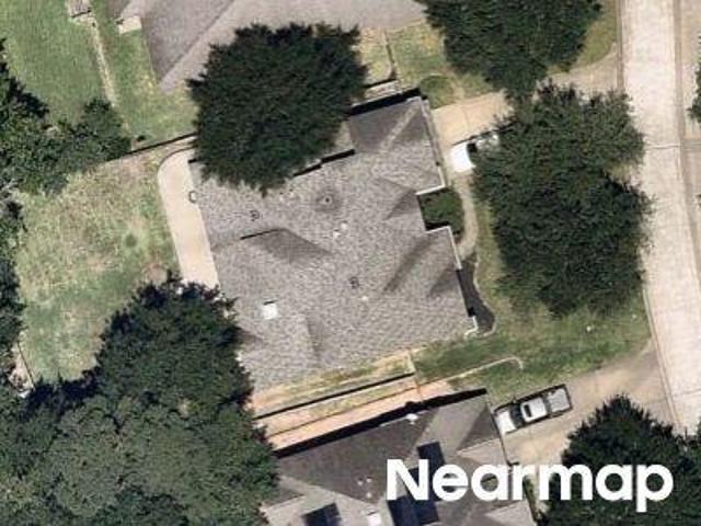 Ellis Park Ln