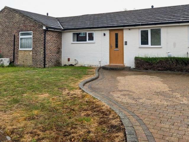 Ellison Lane, Hardwick, CB23 4 bed semi detached bungalow to rent £1,900 pcm £438 pw