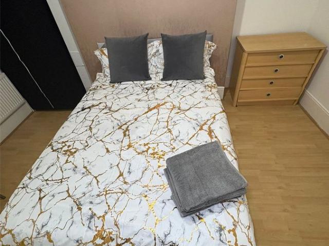 Ellison Road, London SW16, Room to rent, £950 pcm | PrimeLocation