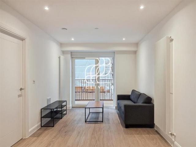 Ellipse House, E16 1JN 1 bed flat to rent £2,102 pcm £485 pw