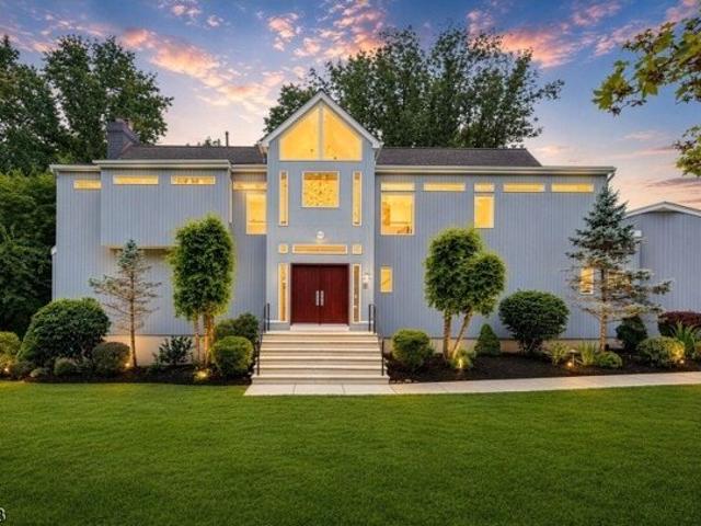 Ellsworth Dr, Warren Twp, Home For Sale