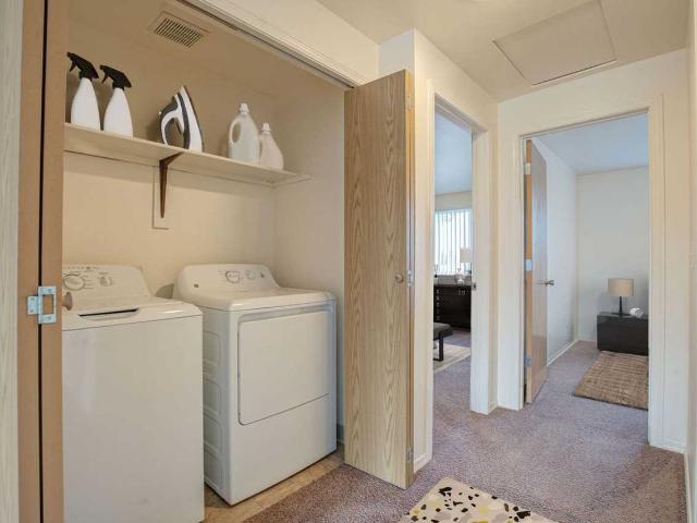 ELLSWORTH SQUARE APARTMENTS 2 Bedroom Apartment for Rent at 2800 Fisher Rd Ne, Salem, OR 97305 North Lancaster