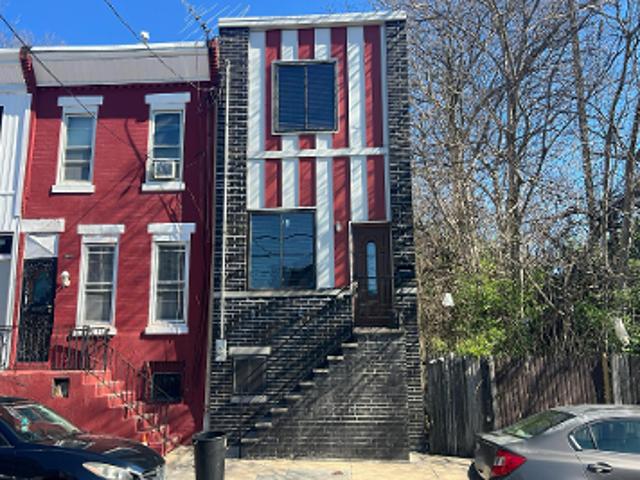 Ellsworth St