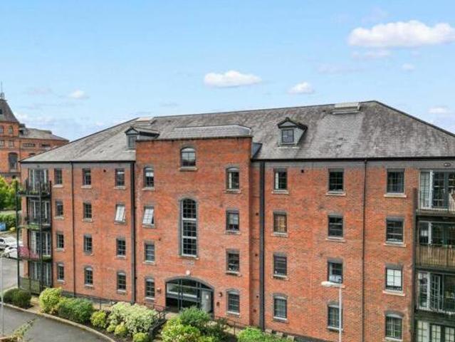Elphins Drive, Beaumont Court, 2 Bedroom Flat