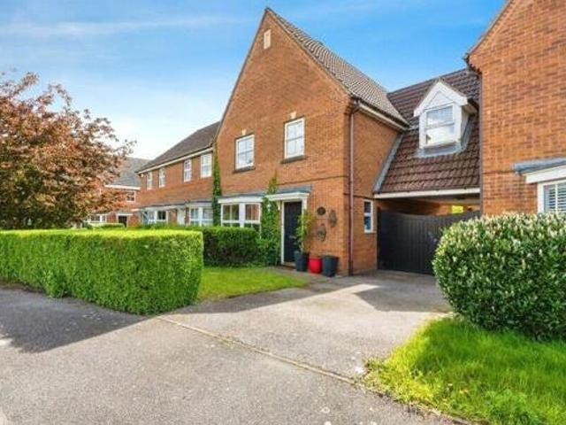 Elstow, Sandleford Drive, Bedford, 4 Bedroom House