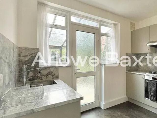 Elstree and Borehamwood, WD6 1HA, United Kingdom | 3 bed house for rent #133640185 | Rentberry