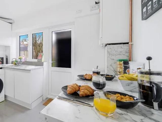Elstree and Borehamwood, WD6 4NS, United Kingdom | 3 bed house for rent #121421736 | Rentberry