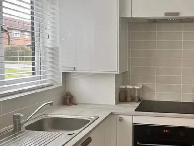 Elstree and Borehamwood, WD6 4AU, United Kingdom | 1 bed house for rent #121432509 | Rentberry