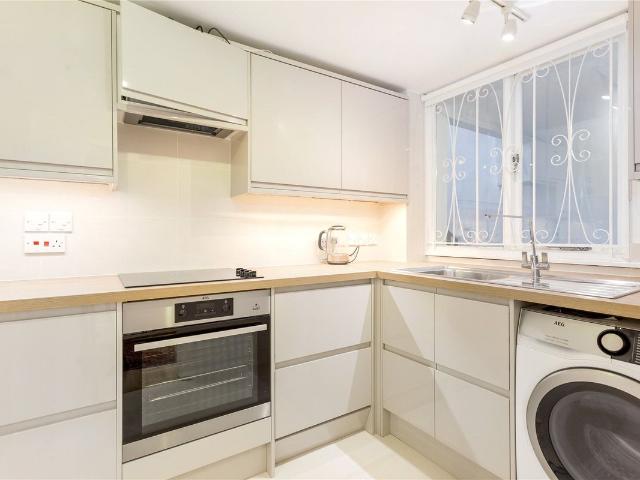 Elsworthy Road, Primrose Hill NW3, 2 bed flat to rent, £3,900 pcm | PrimeLocation