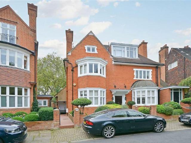 Elsworthy Road, Primrose Hill NW3 2 bed flat to rent £3,900 pcm £900 pw