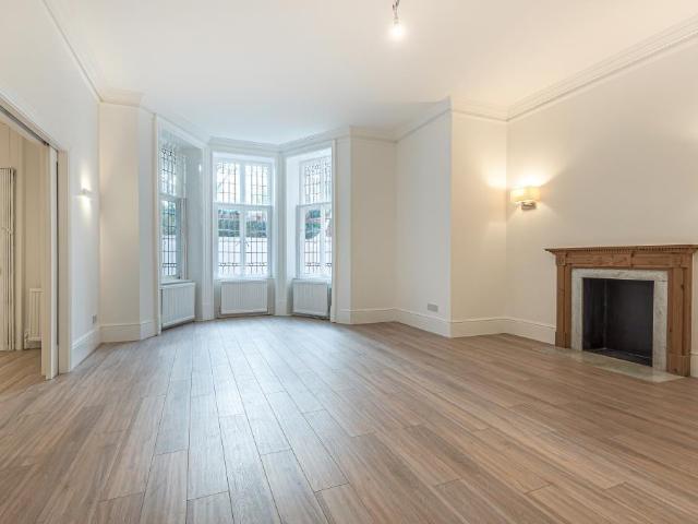 Elsworthy Road, Primrose Hill, NW3 2 bed flat to rent £3,900 pcm £900 pw