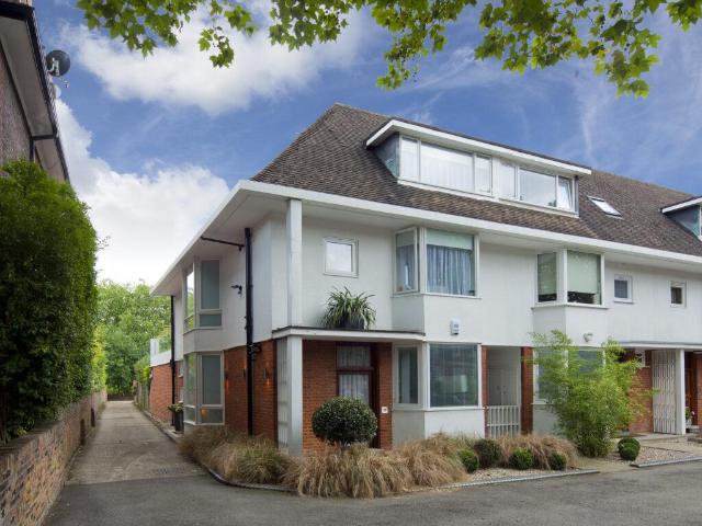 Elsworthy Road, Primrose Hill. 4 bed terraced house to rent £19,067 pcm £4,400 pw