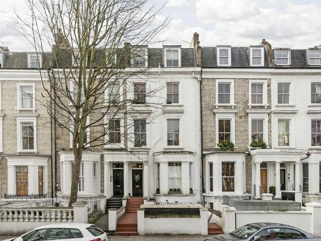Elsham Road, London W14 2 bed flat to rent £2,750 pcm £635 pw