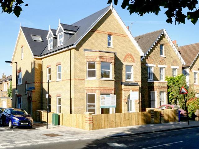 Elsie Road, East Dulwich, London, SE22 2 bed flat to rent £2,400 pcm £554 pw