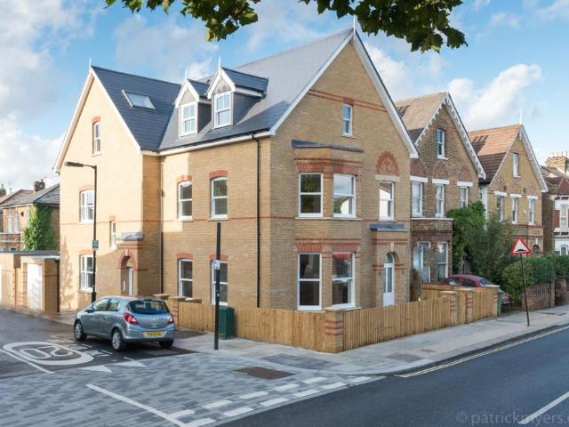 Elsie Road East Dulwich SE22 2 bed flat to rent £2,600 pcm £600 pw