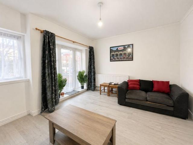 Elsinore House, Denmark Road, Camberwell, London SE5, 2 bed flat to rent, £2,200 pcm | PrimeLocation