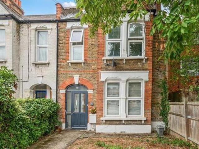 Elsinore Road, London, 2 Bedroom Flat