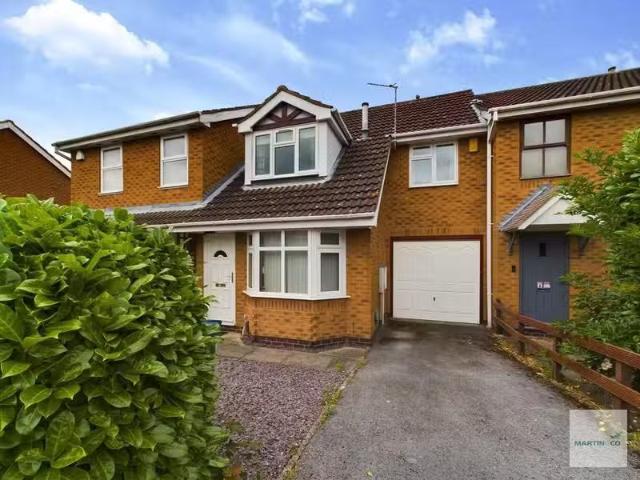Elterwater Drive, Gamston 3 bed terraced house for sale £300.
