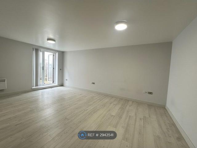 Eltham High Street, London SE9, 1 bed flat to rent, £1,500 pcm | PrimeLocation