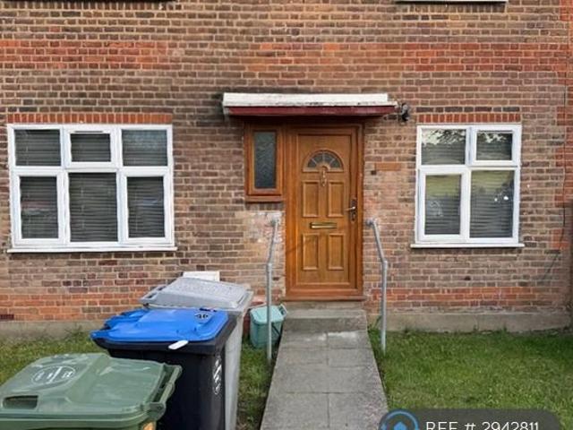 Elthorne Road, London, NW9 3 bed end of terrace house to rent £2,400 pcm £554 pw