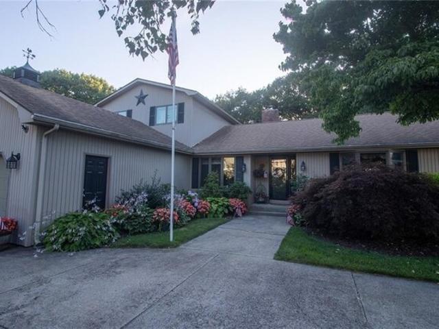 Elton Cir, Cranston, Home For Sale
