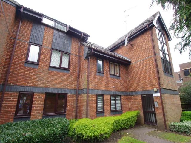 Elton Park, WD17, Watford, WD17 1 bed flat to rent £1,275 pcm £294 pw