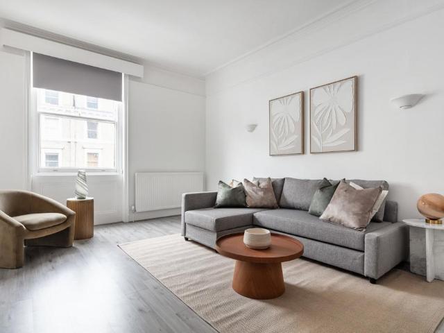 Elvaston Place, London, SW7 2 bed flat to rent £4,073 pcm £940 pw