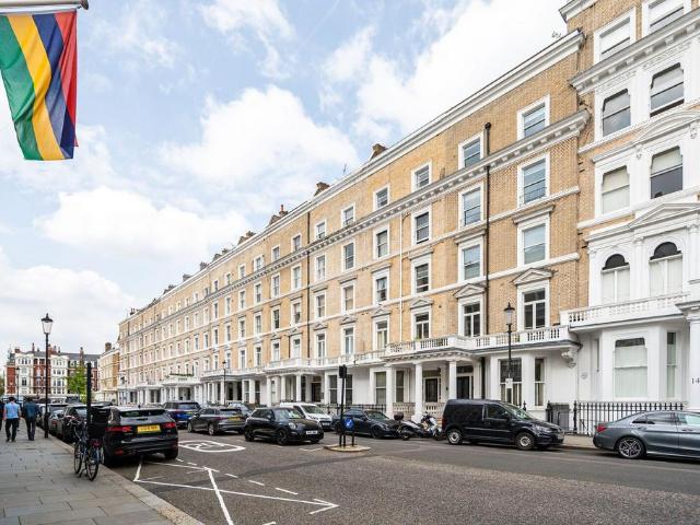 ELVASTON PLACE, South Kensington. Studio to rent £1,950 pcm £450 pw