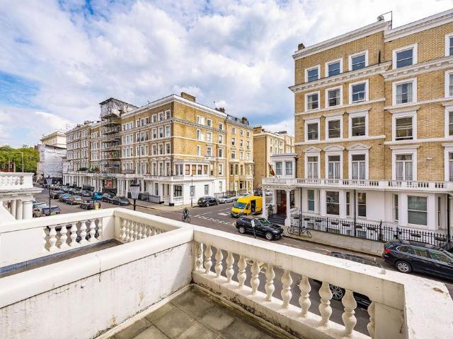 Elvaston Place, South Kensington. Studio to rent £3,467 pcm £800 pw