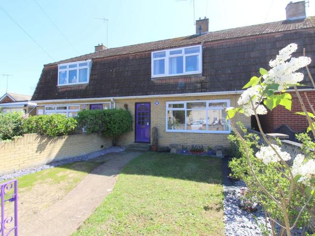 Elveden Close, Woking 3 bed semi detached house to rent £2,250 pcm £519 pw