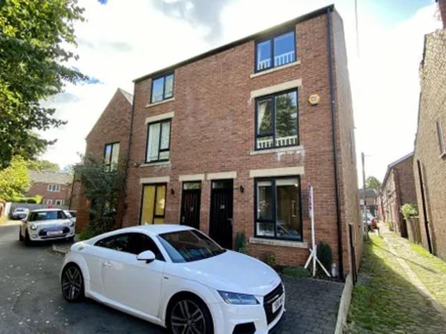Elverston Street, Wythenshawe, M22 4NP, United Kingdom | 4 bed townhouse for rent #167614349 | Rentberry