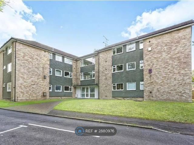 Elvetham Road, Fleet GU51, 3 bed flat to rent, £1,550 pcm | PrimeLocation
