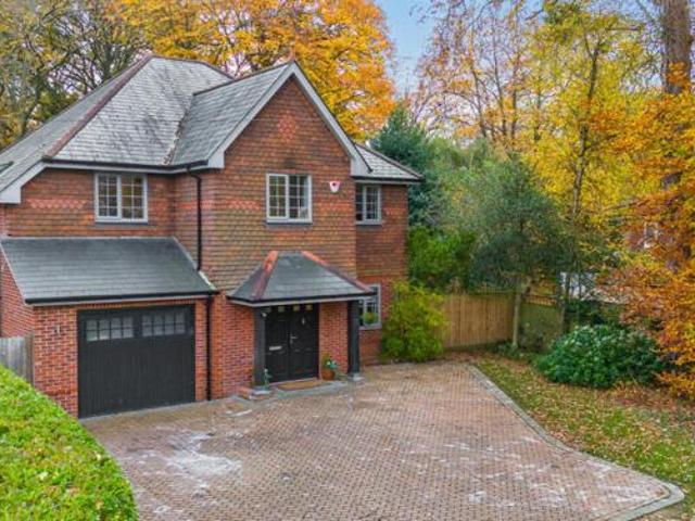 Elvetham Road, Fleet, 4 Bedroom Detached