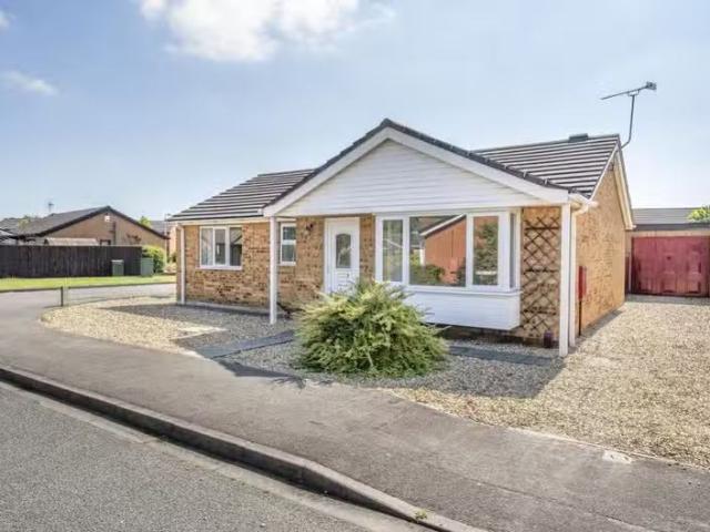 Elvington Close, Lincoln. 3 bed detached bungalow for sale £.