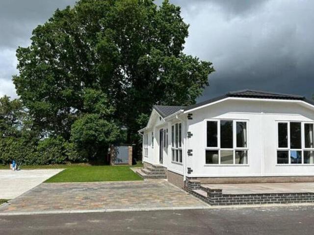 Elvington, York, 2 Bedroom Park