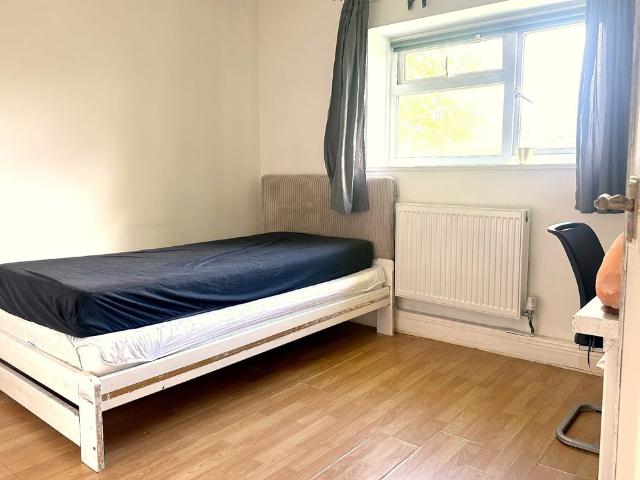 Elwyn Gardens, Lee SE12