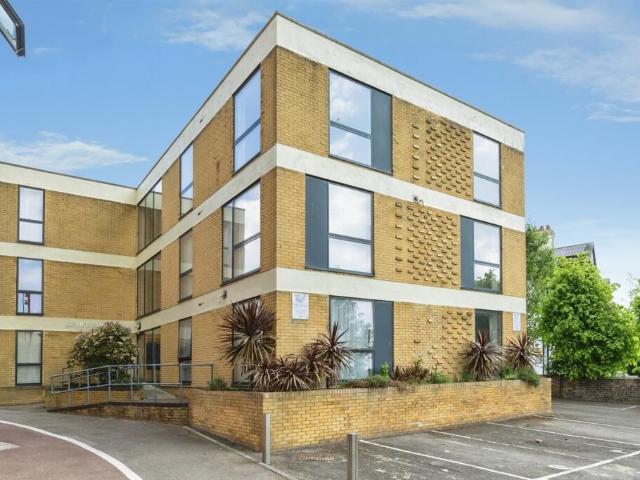 Elwick Road, Ashford TN23, 1 bed flat to rent, £950 pcm | PrimeLocation