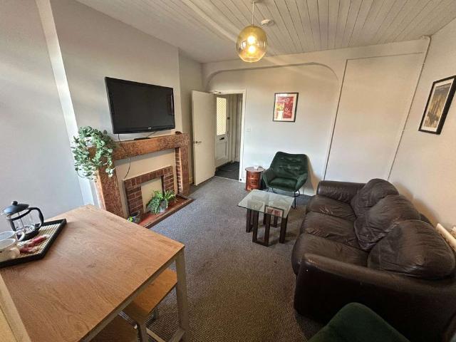 Ely Street Room 5