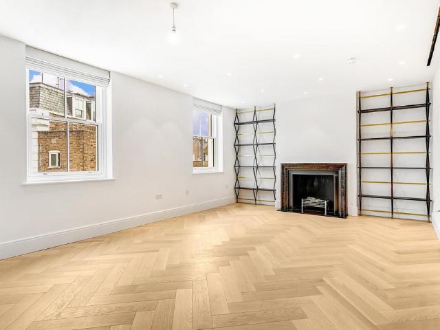 Elystan Place, London SW3 2 bed flat to rent £7,692 pcm £1,775 pw