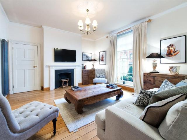 Elystan Street, Chelsea, London, SW3 3 bed terraced house to rent £10,378 pcm £2,395 pw