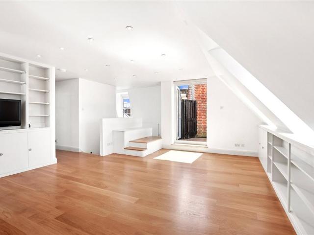 Elystan Street, London, SW3 3 bed duplex to rent £9,499 pcm £2,192 pw
