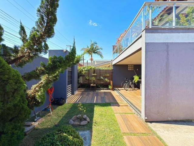 Em busca de uma casa espaçosa e cheia de comodidades no bairro Hípica